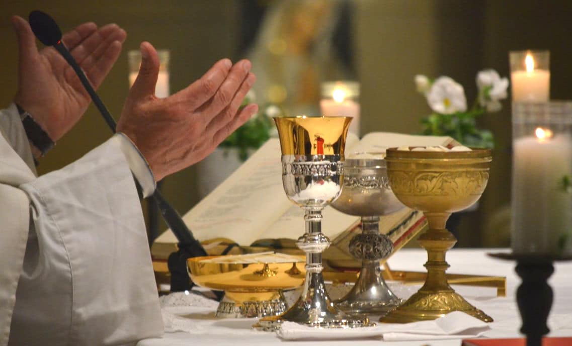 EUCARISTÍA: ¿QUE ES? Y ¿COMO ENAMORARSE DE ELLA?